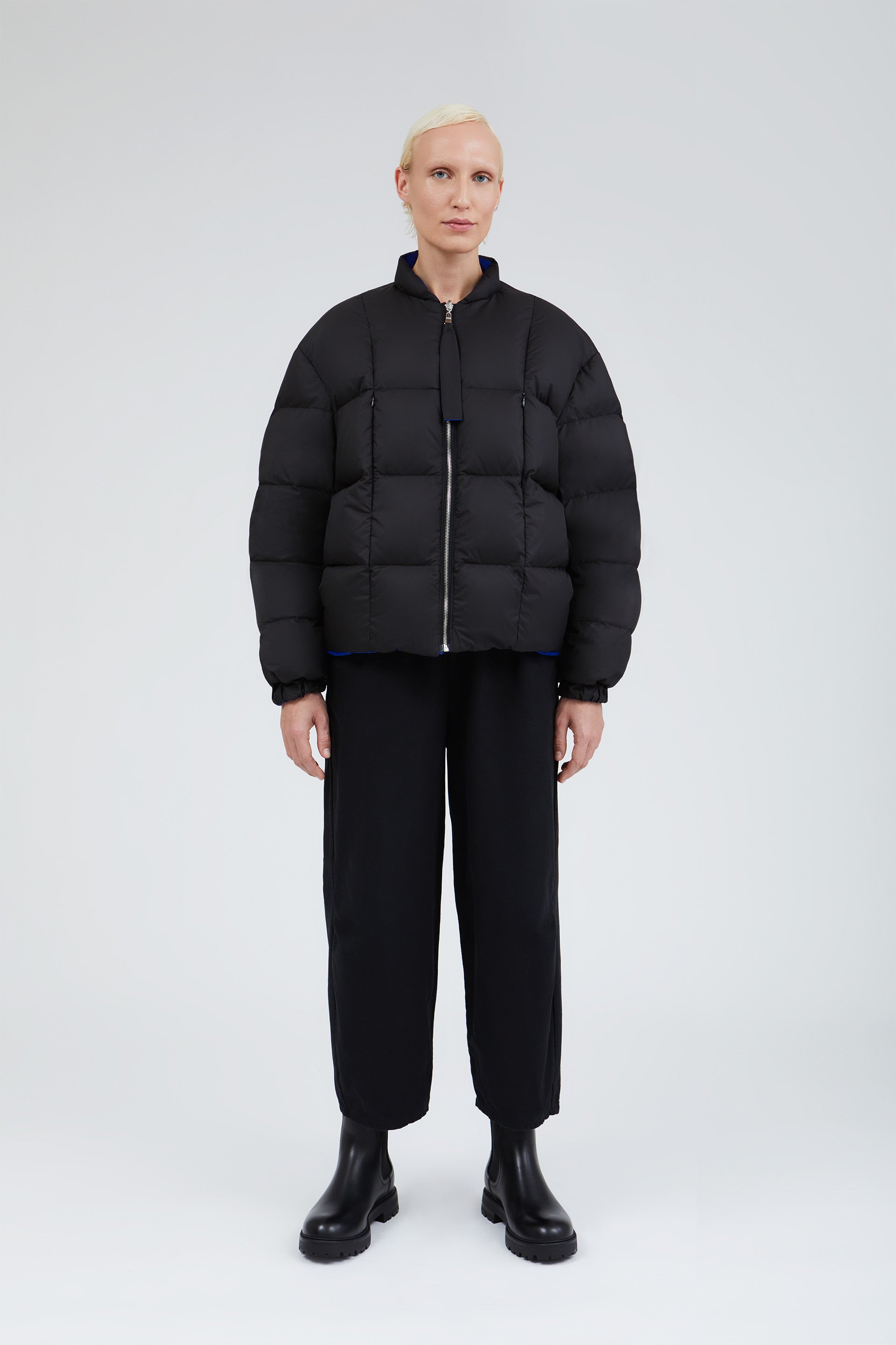 SWISS WASTE JACKET (unisex) – reversible bomber, black/Yves-Klein-blue ...